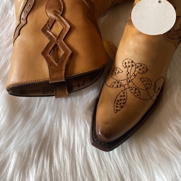 Corral | Shoes | Corral Saddle Embroidery And Studs Ankle Boot Cowgirl ...